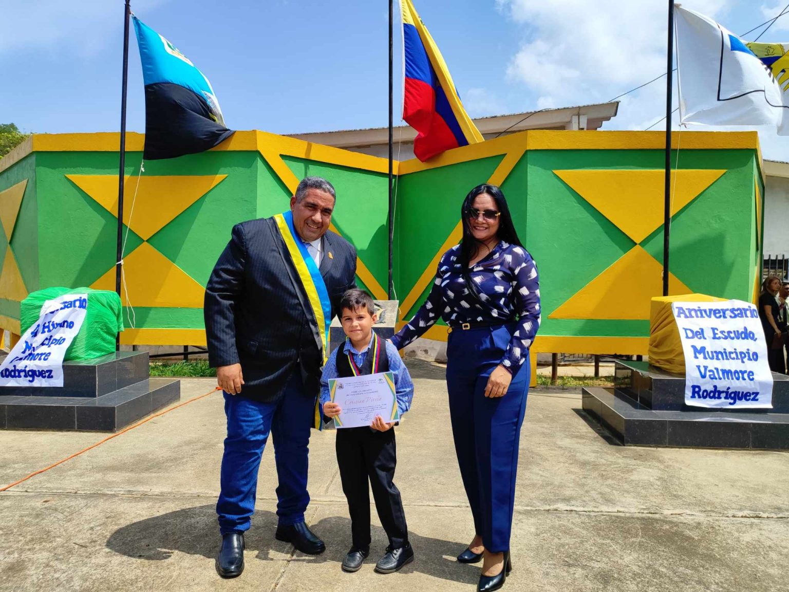 MUNICIPIO VALMORE RODRÍGUEZ | El 34 Aniversario del escudo e himno ...